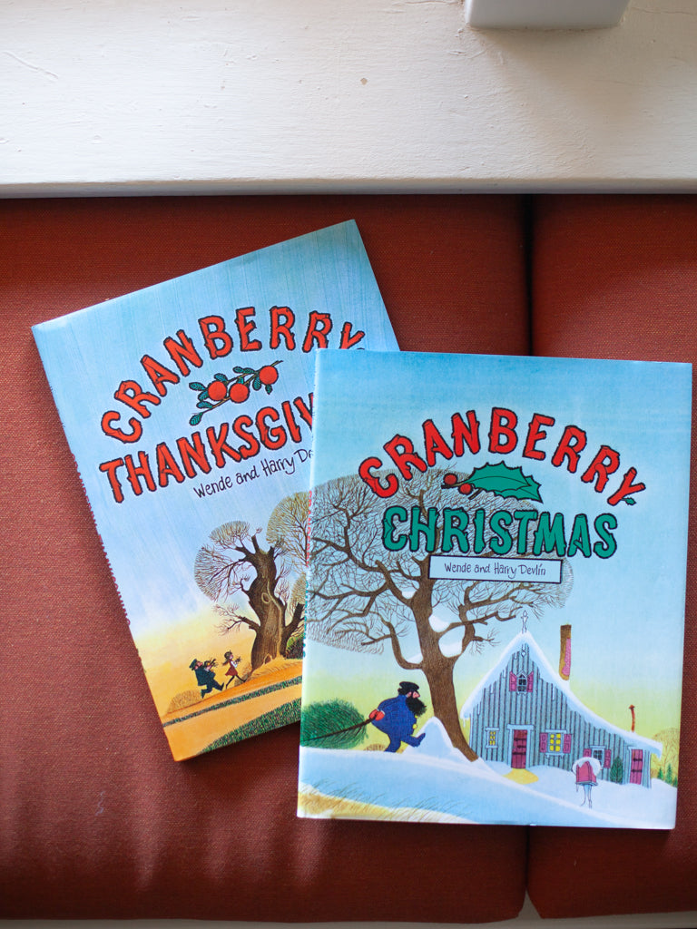 Cranberry Holiday Books by Wende & Harry Devlin – Heirloom Art Co.