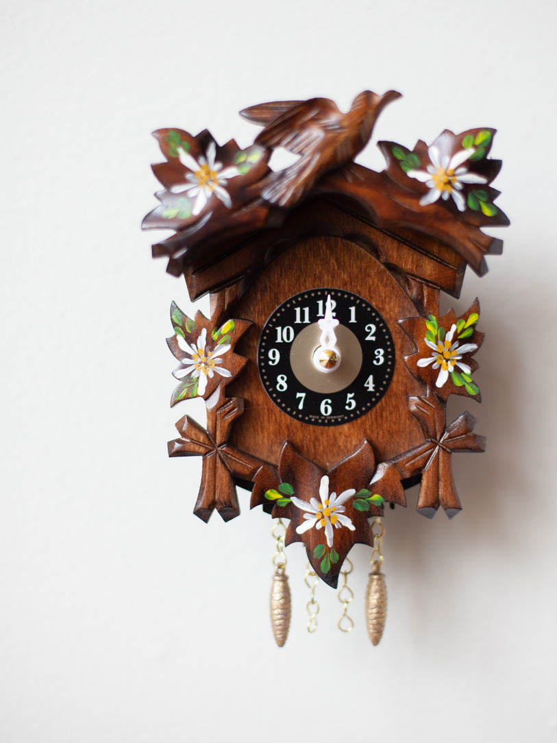 Traditional Edelweiss Cuckoo Clock – Heirloom Art Co.